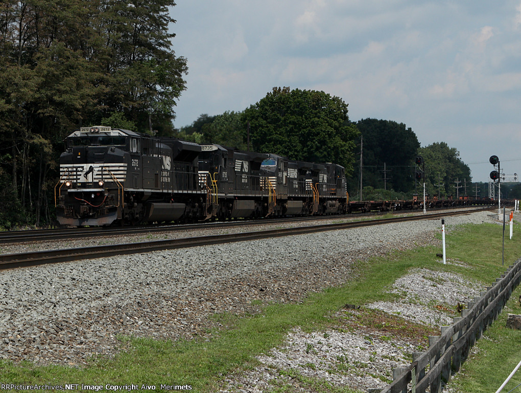 NS 2672 west at Mile 251 Pittsburgh Line
